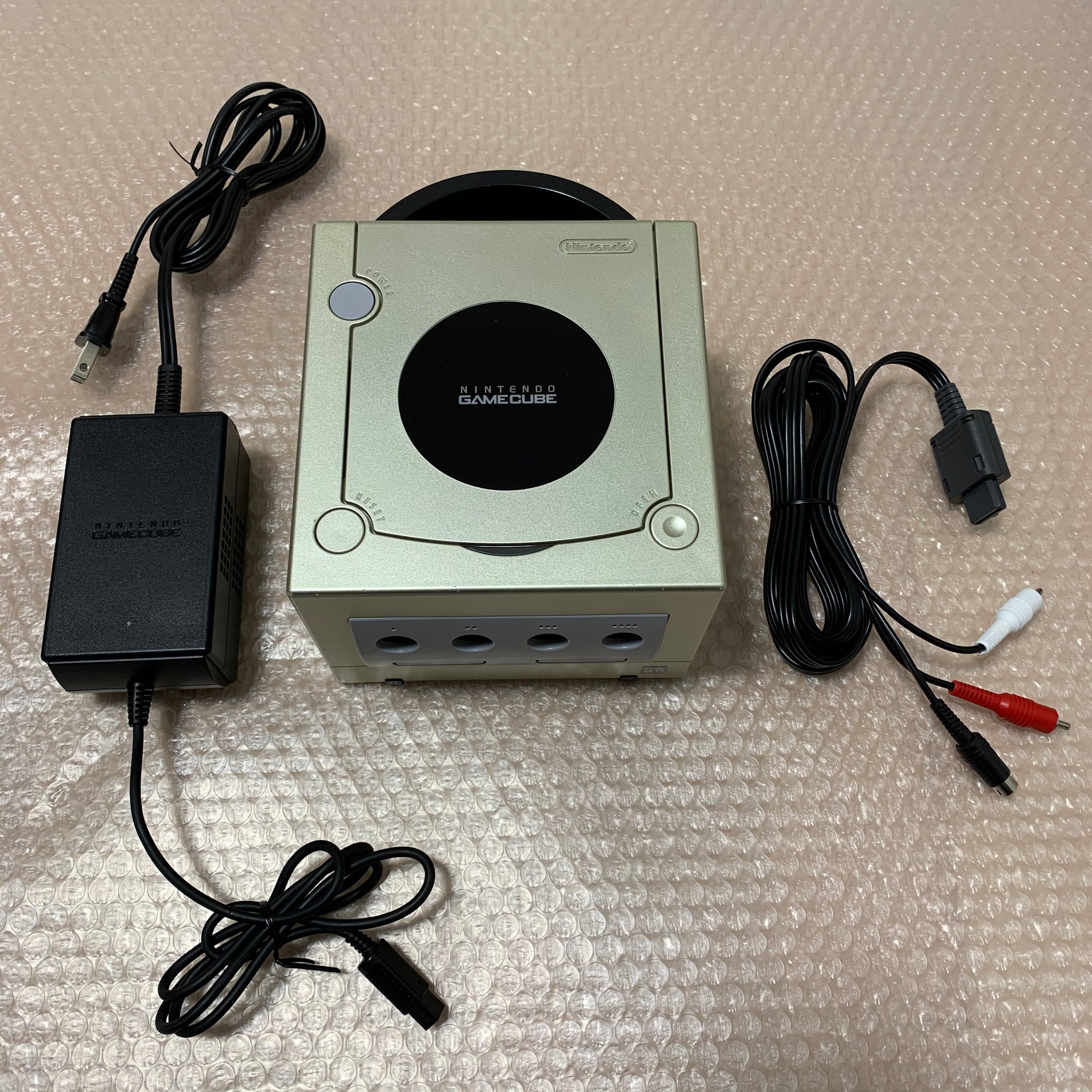 Gamecube System - Starlight Gold - HDMI kit and Region free - RetroAsia