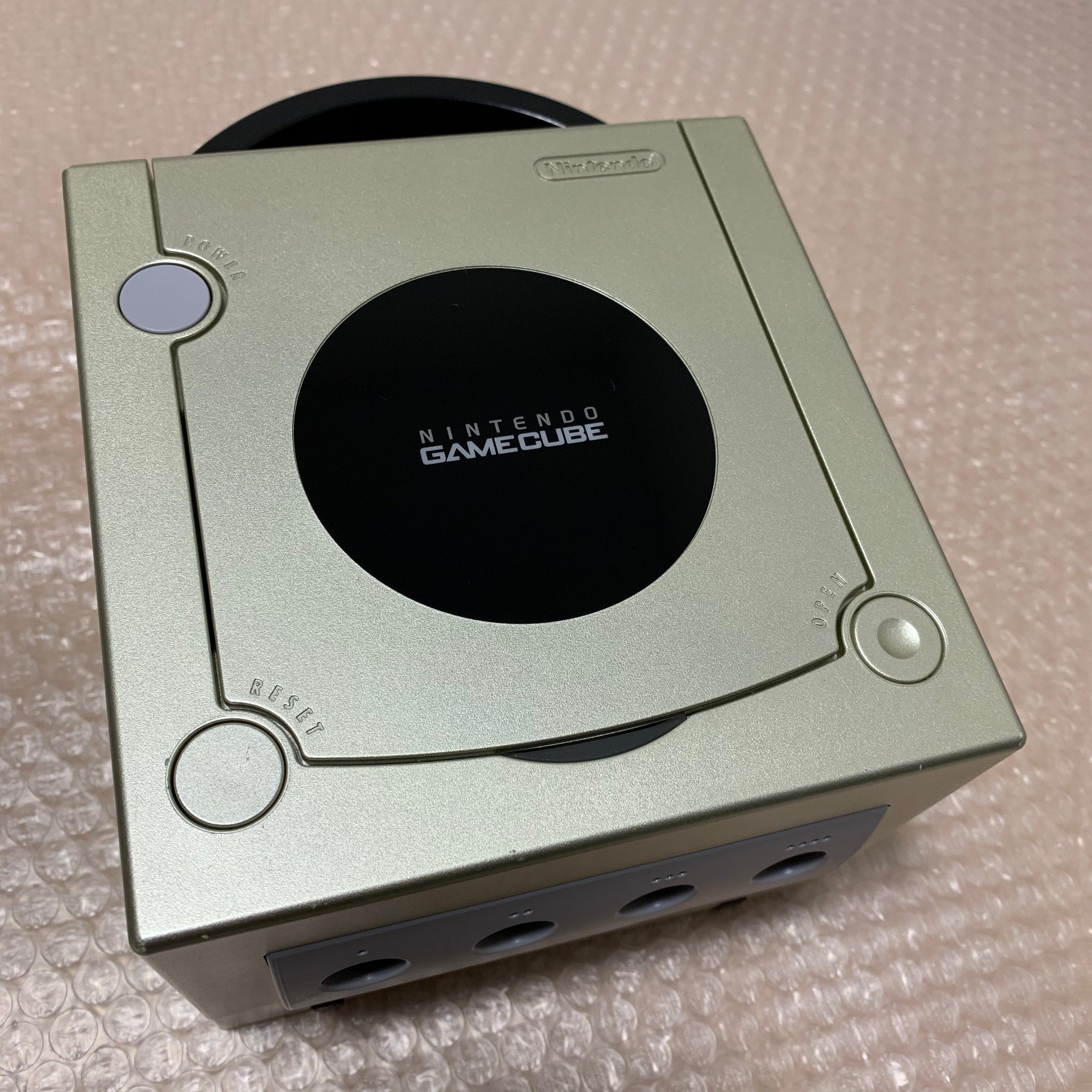 Gamecube System - Starlight Gold - HDMI kit and Region free - RetroAsia