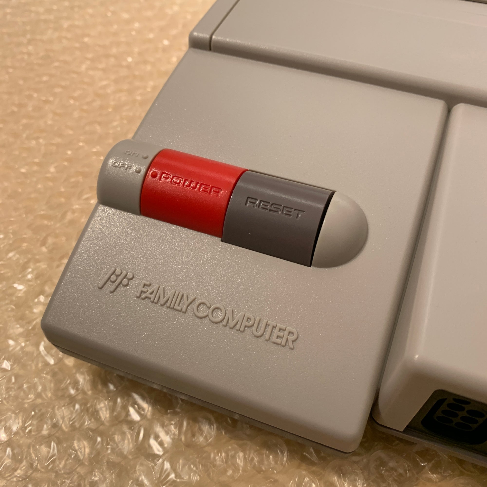 NESRGB (V4) AV Famicom set with wireless controller and NES adapter ...